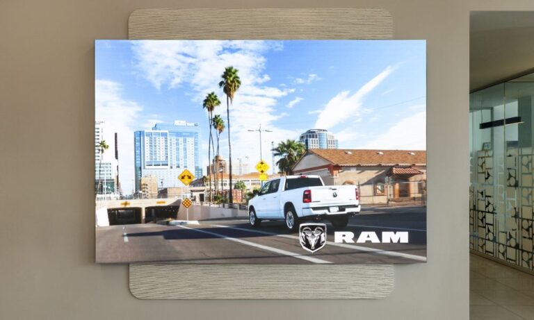 4 Ways Your Car Dealership Can Benefit From Digital Signage